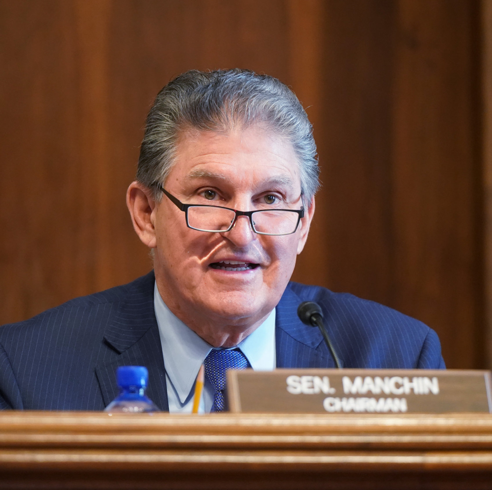 WE NEED TO BE PRAYING FOR MANCHIN - Intercessors for America