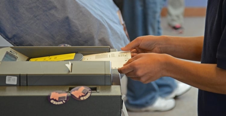 Hackers Discover Vulnerabilities in Election Machines Hackers Discover Vulnerabilities in Election Machines